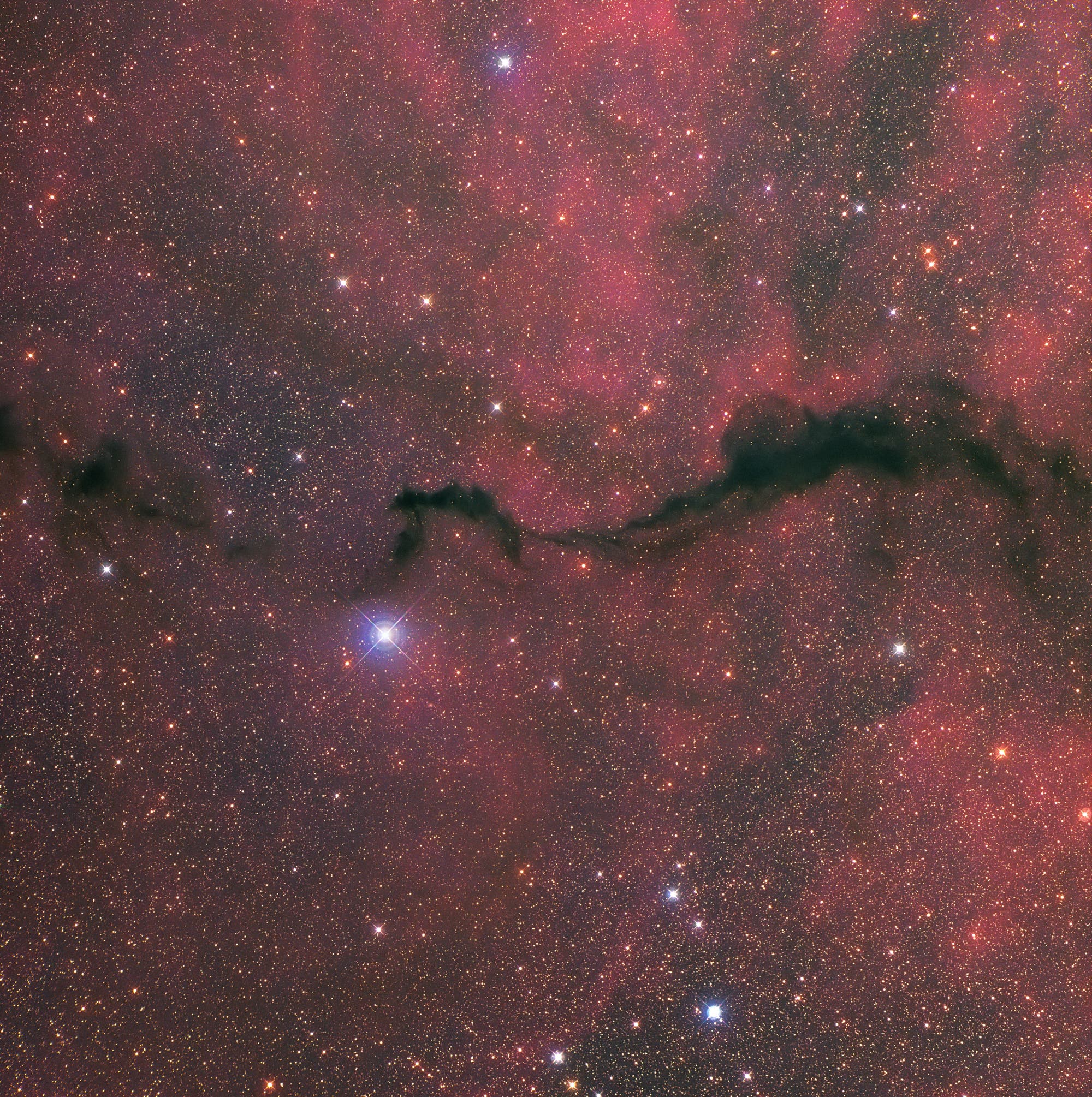 Dunkelwolke in Sh2-27 - Spektrum der Wissenschaft